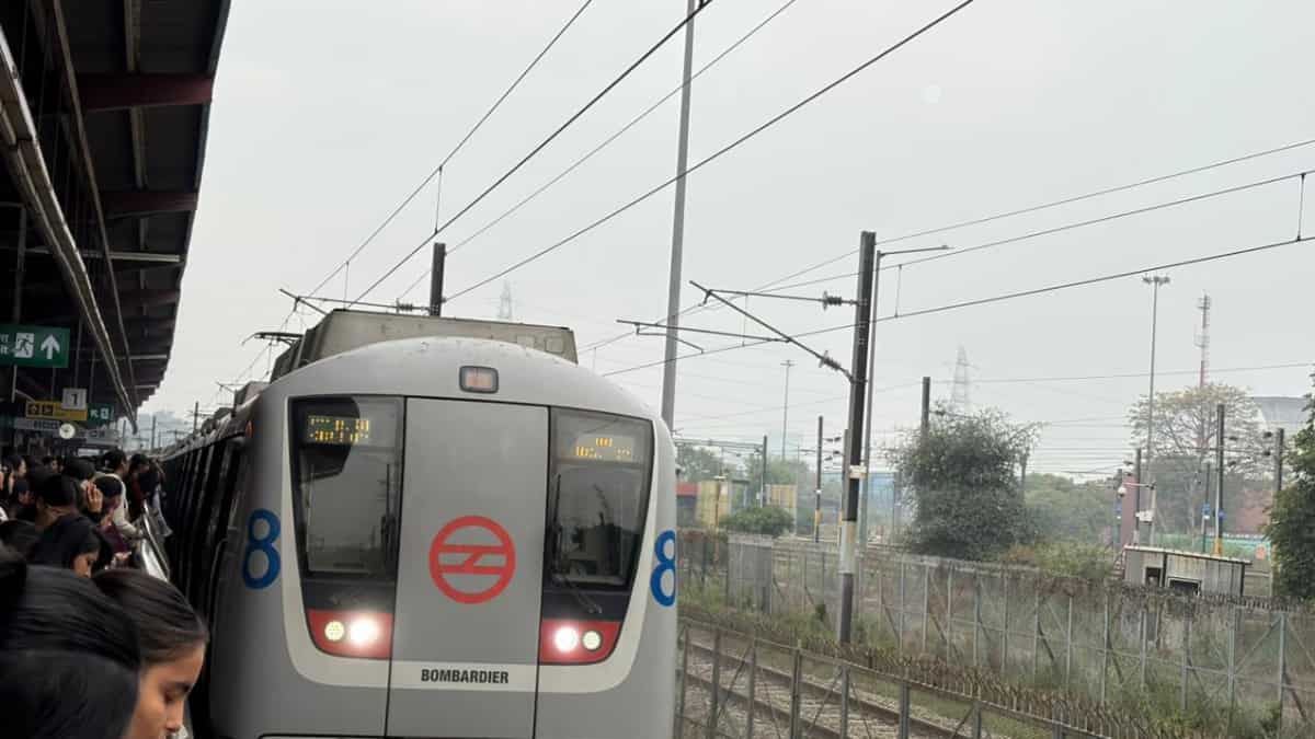 Delhi-NCR AQI Today: National Capital remains in 'poor' to 'moderate ...