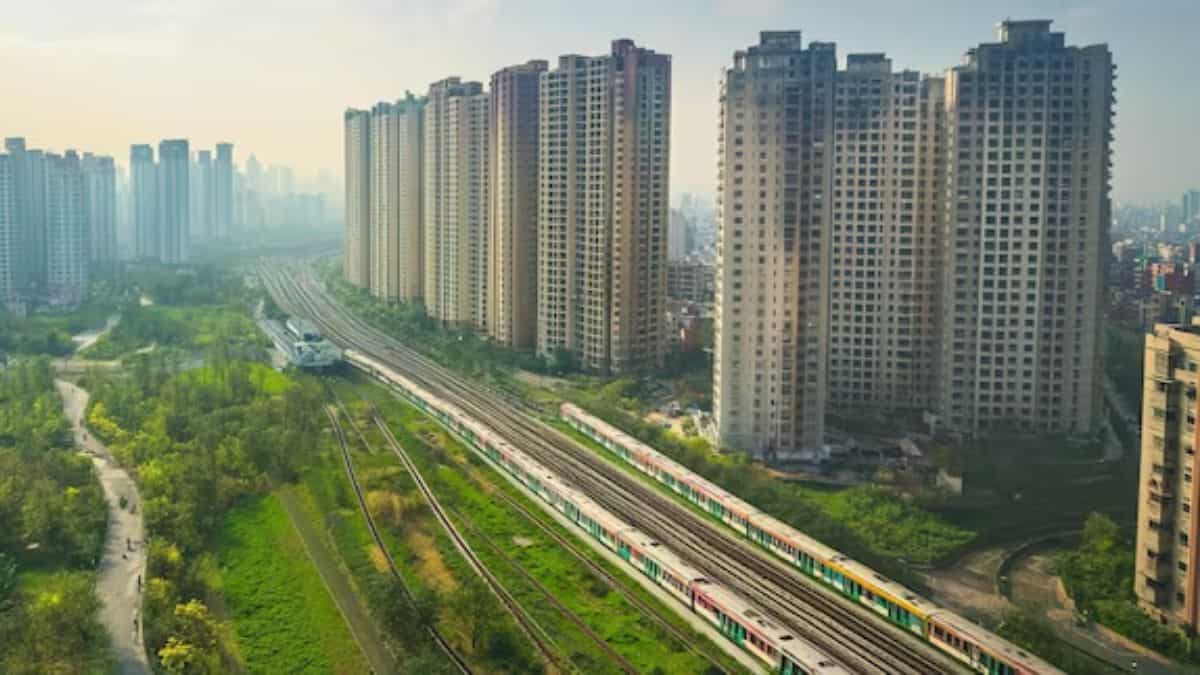 NCR, MMR, Bengaluru drive Rs 1.48 lakh-crore realty pre-sales surge in ...