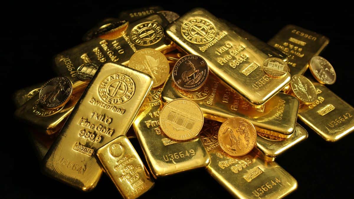 Gold ETF selloff hits record high in 2026: What should investors do now?