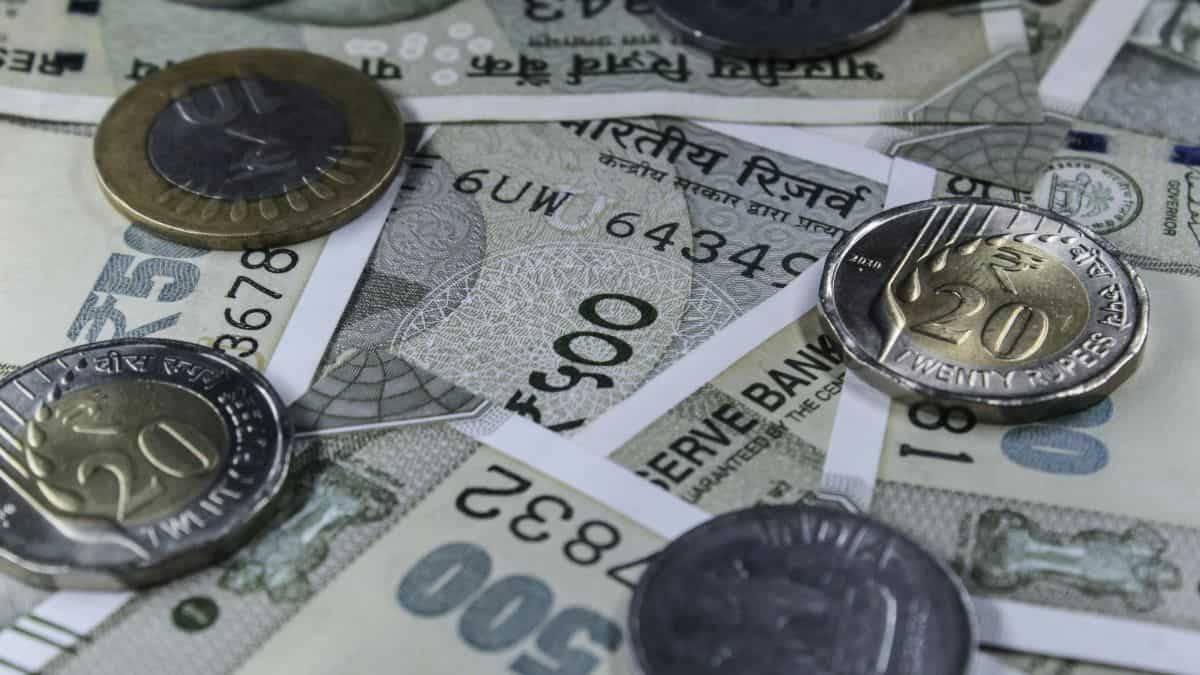 NPS vs SIP: Know which one can provide better returns on Rs 10,000 ...