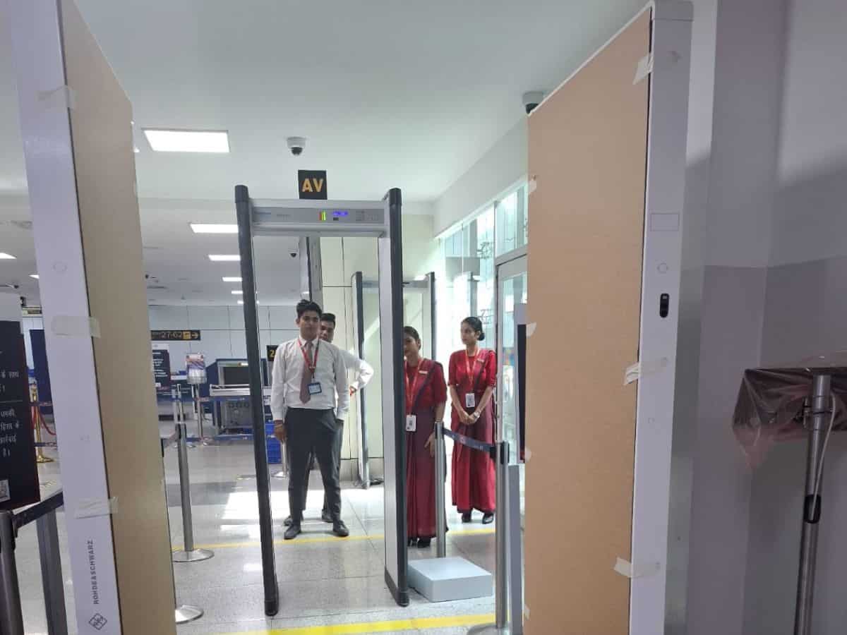 Indira Gandhi International Airport to start full-body scanner trials ...
