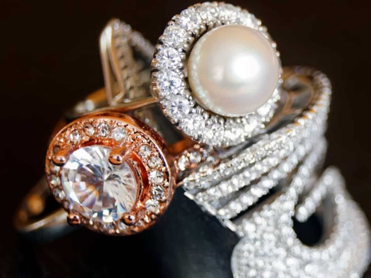 MCX silver price hits all-time high above Rs 1,40,000; can it cross Rs ...