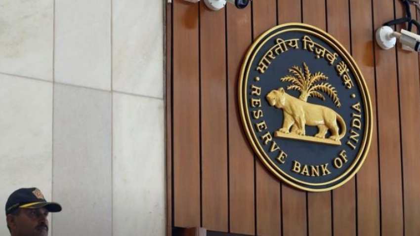Viral message: RBI cancelling leaves of its officers. It's Fake! | Zee ...